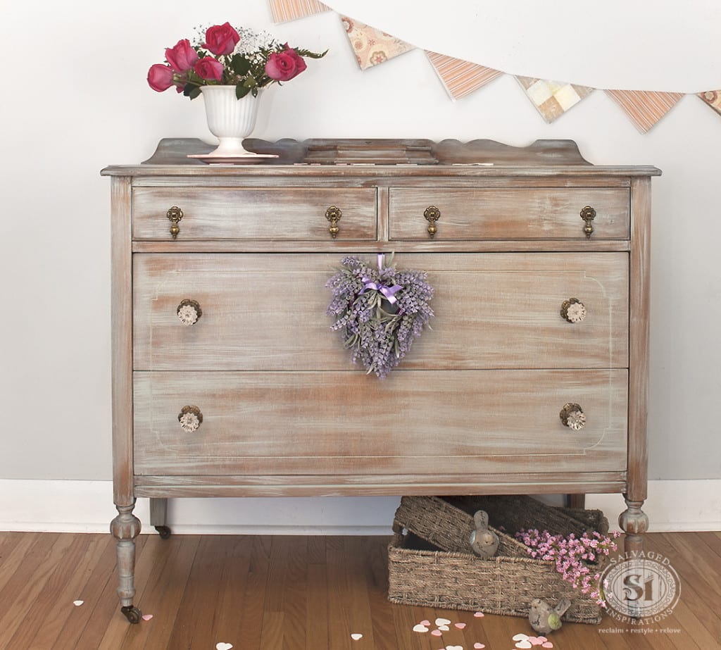 Distressed Furniture Which Paint Distressing Technique Is Right For Distressed Furniture Which Paint Distressing Technique Is Right For